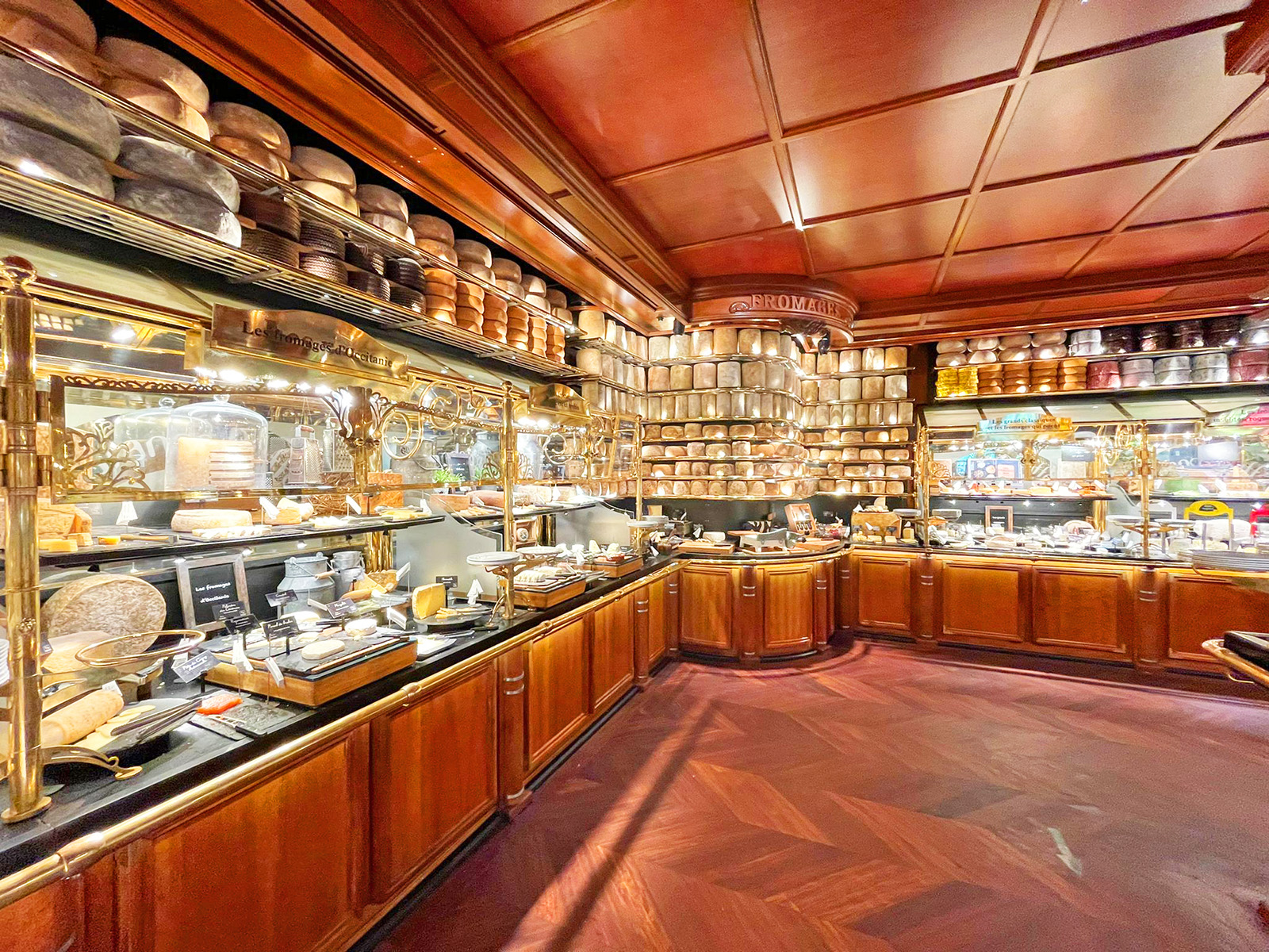 Les Grands Buffets | Restaurante en Narbonne | Yummy Barcelona
